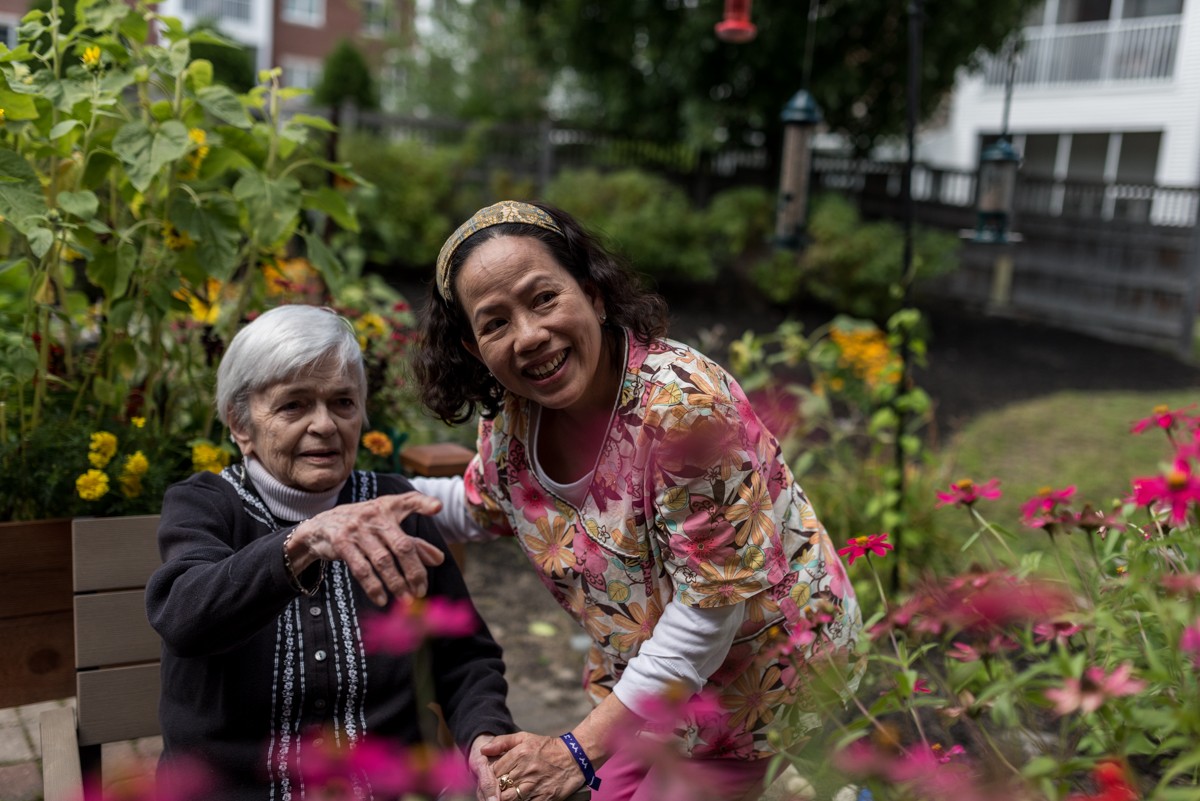 Strategies to Help Your Parents Feel at Home in a Retirement Community ...